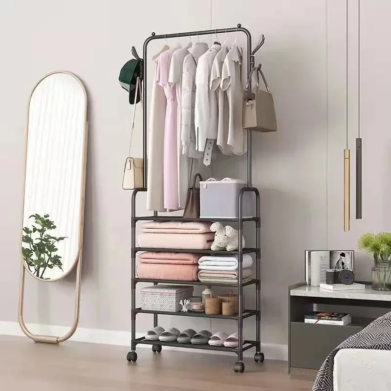 Percheros de metal de pie con ruedas - EnKasa – enkasa.pe